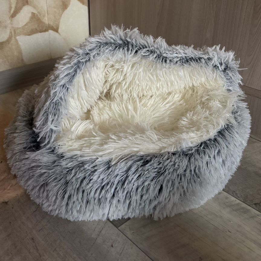 Лежанка для кошки или маленькой собаки