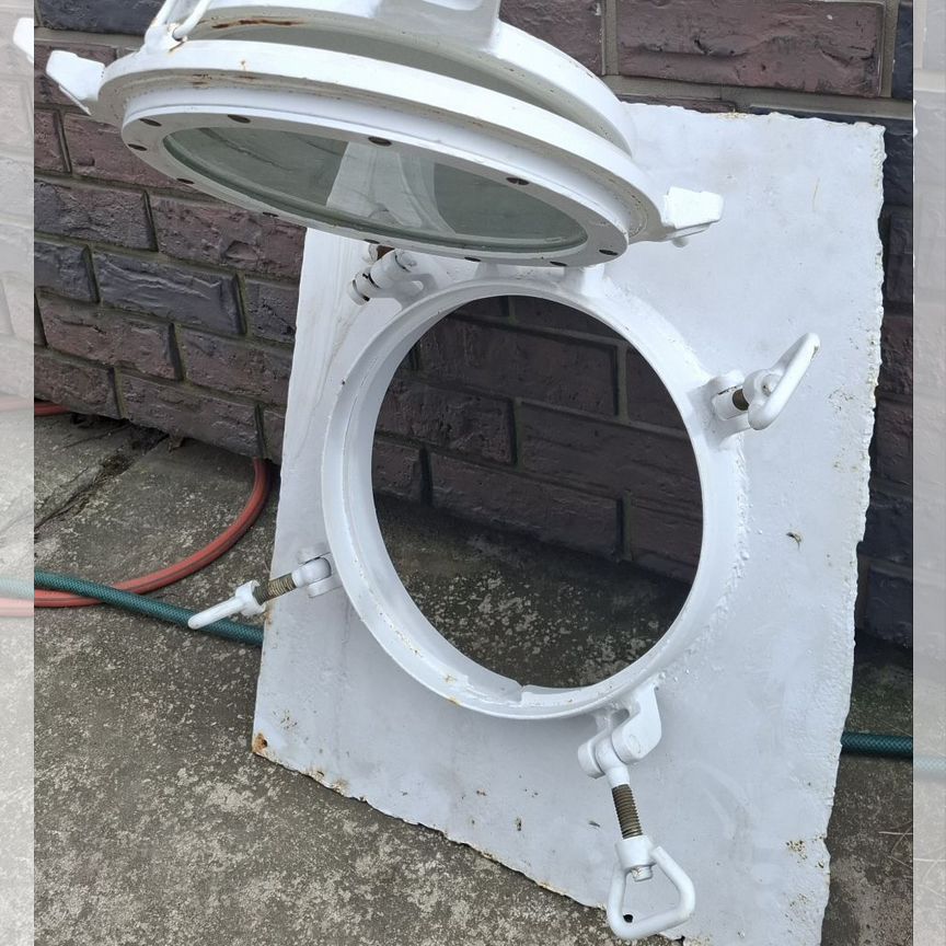 Иллюминатор Д300