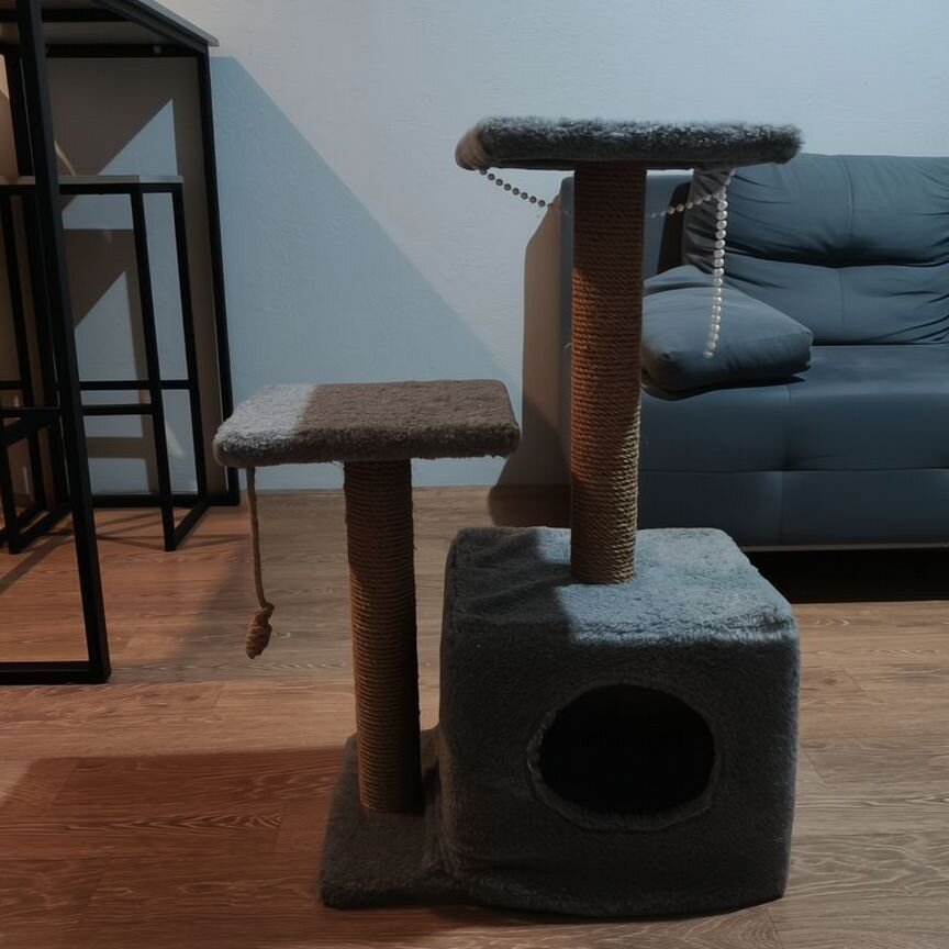 Домик для кошки с когтеточкой новый