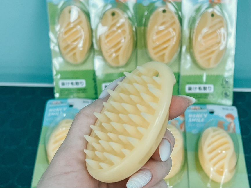 Силиконовая щетка для собак и кошек DoggyMan