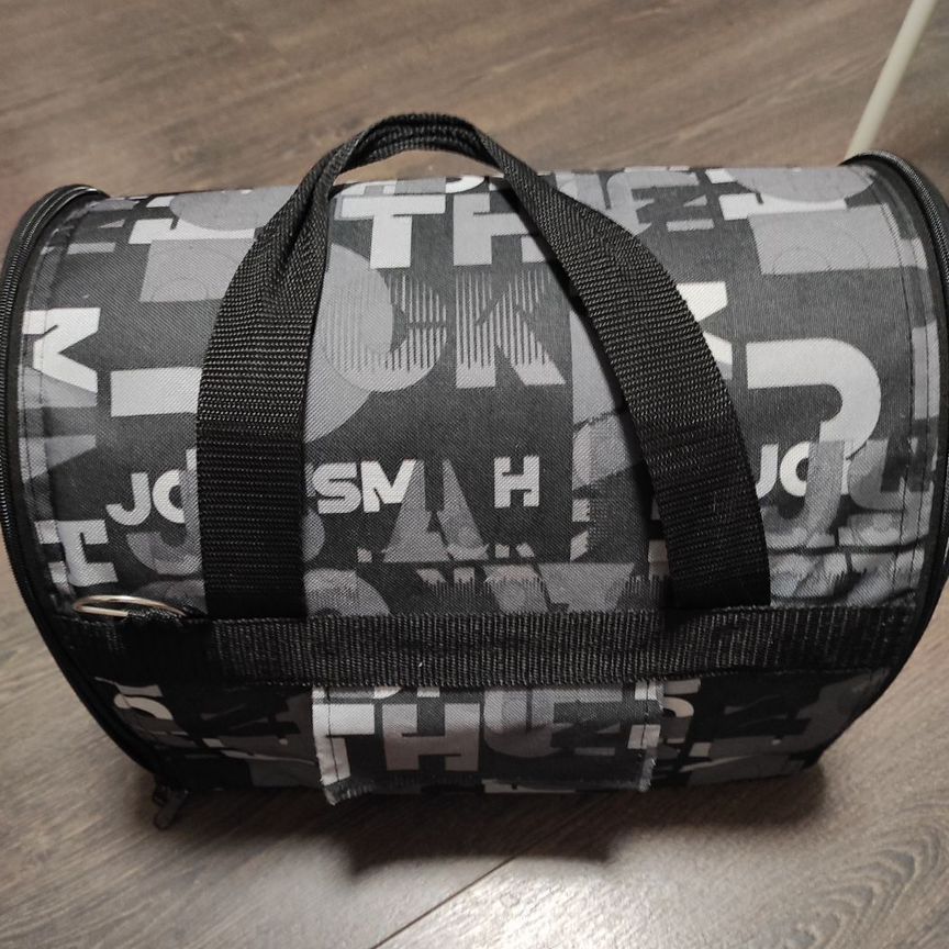 Переноска для кошек и маленьких собак