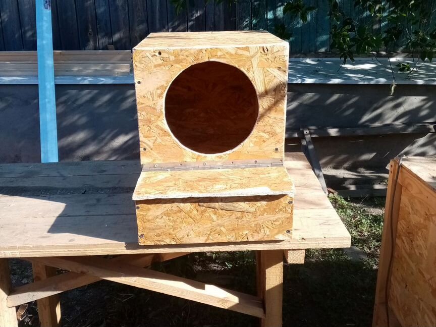 Гнездо для кур с яйцесборником