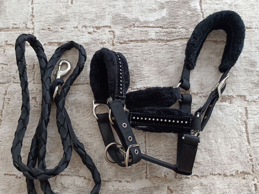 Недоуздок с чомбуром для лошади