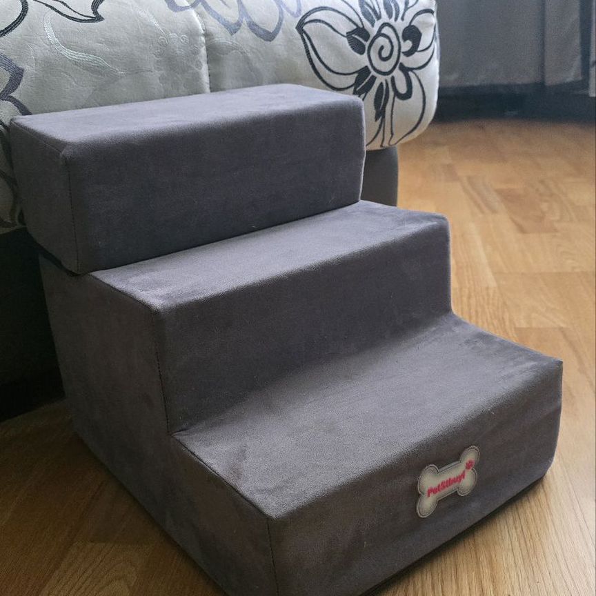 Лестница прикроватная для мелких пород собак