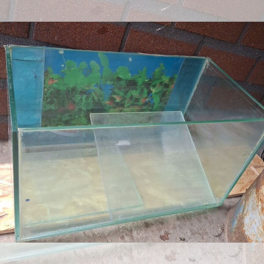 Отдам аквариум