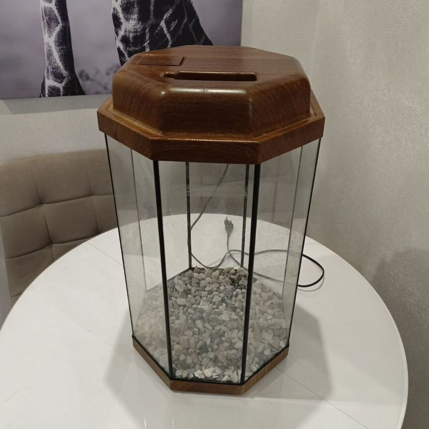 Аквариум восьмигранный с крышкой