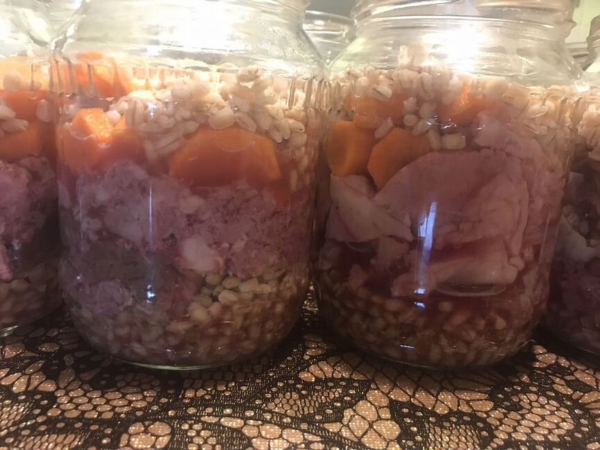 Консервы для собак и кошек