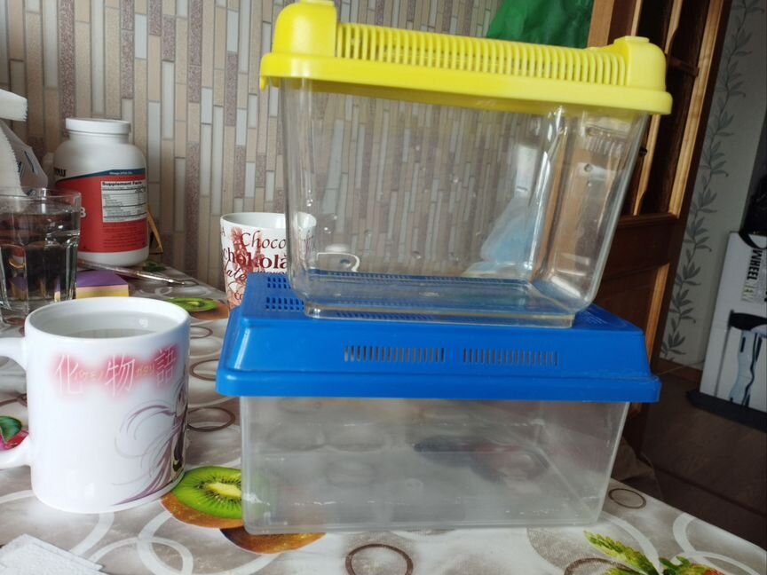 Контейнеры небольшие б/у