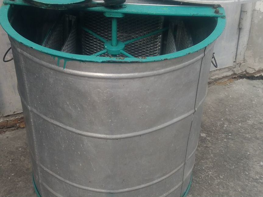 Медогонка 4 рамочная