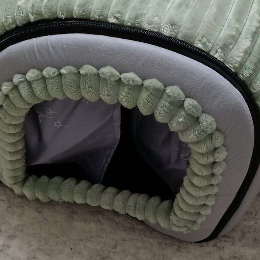 Лежанка для кошек новая