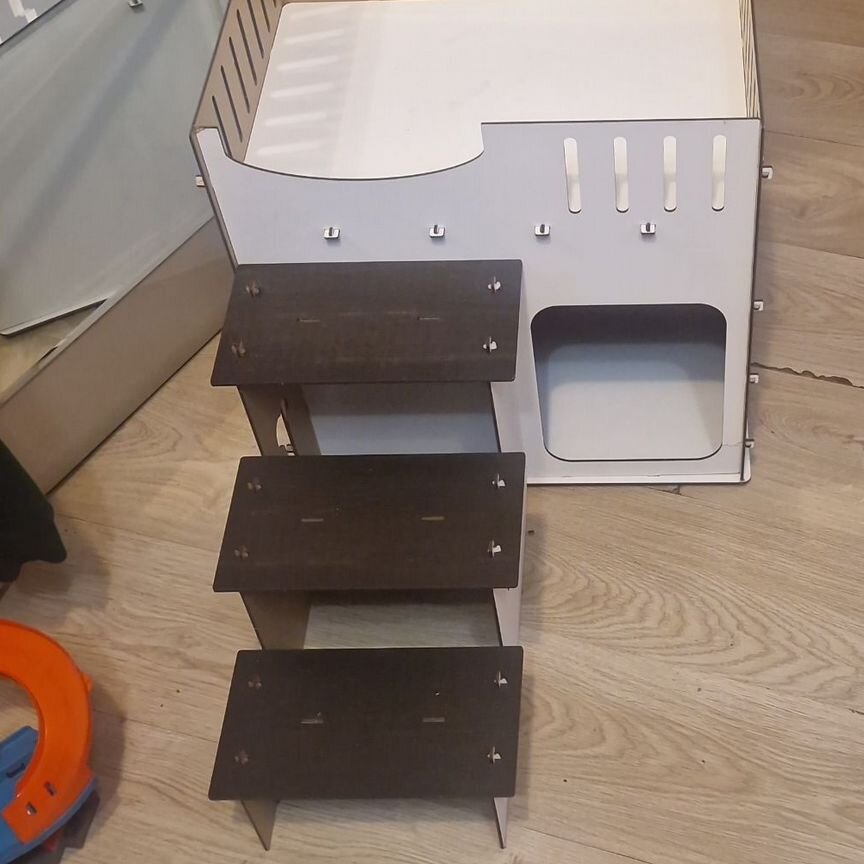 Дом для кошки или маленькой собачки