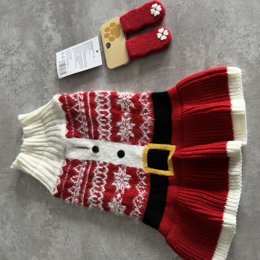 Вязанное платье для собак мелких пород