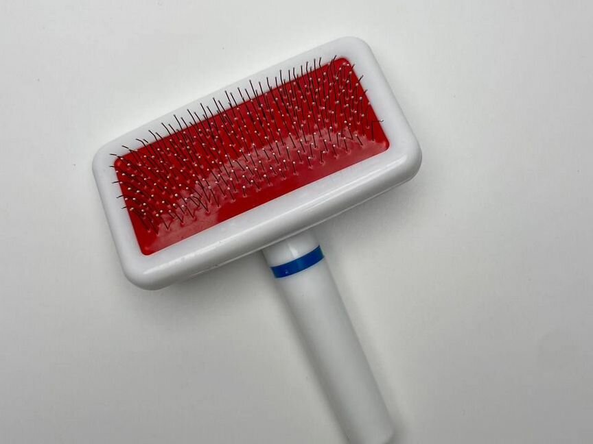 Щетка для вычесывания шерсти (пуходерка)