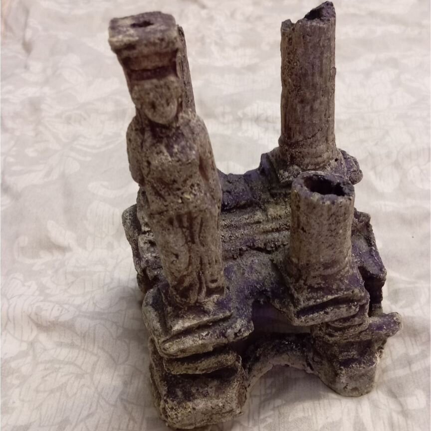 Замок для аквариума