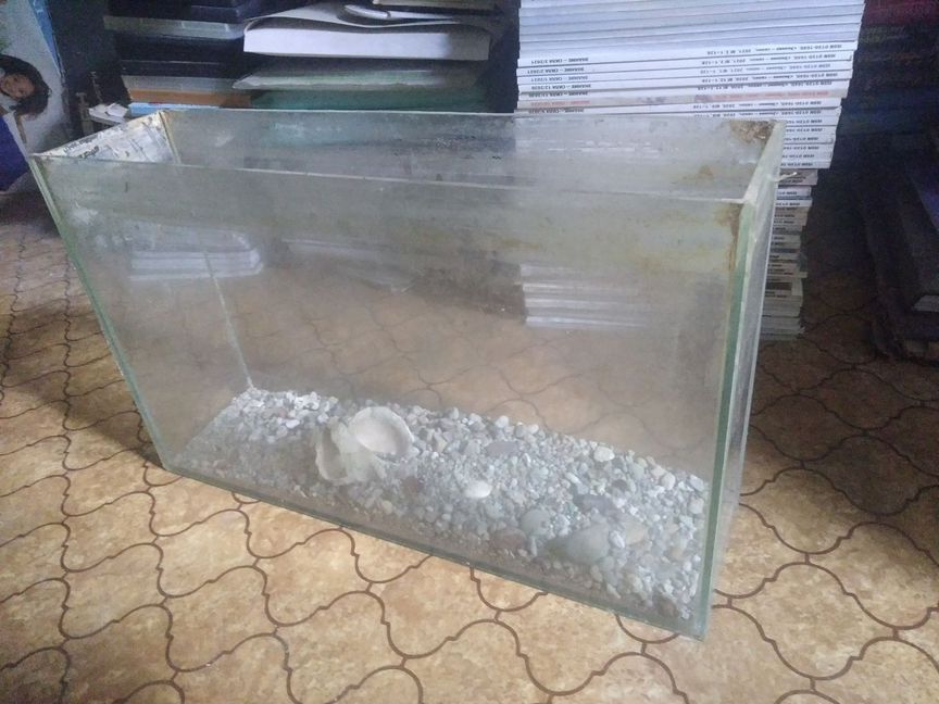 Аквариум 10 л высокий (есть течь)