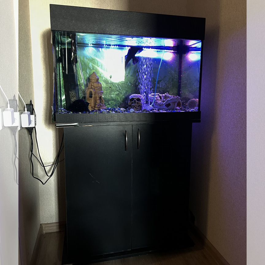 Аквариум с тумбой 140л