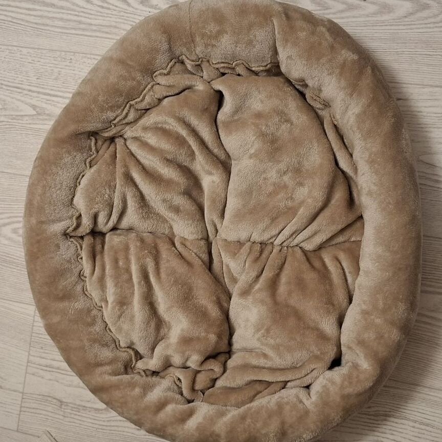 Лежанка для кошек и собак