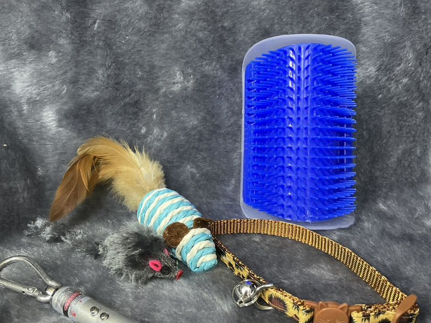 Набо игрушек для кошки