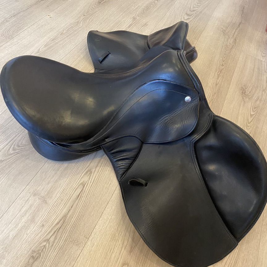 Седло для лошади germida 17.5