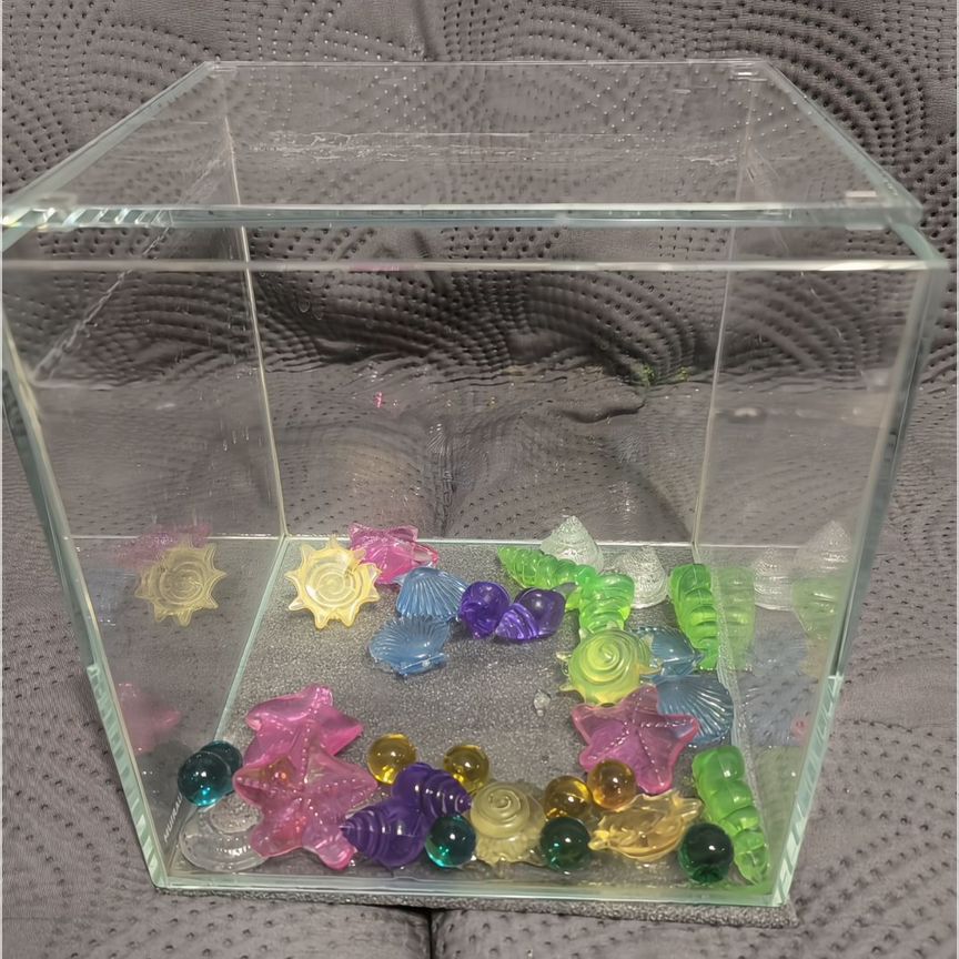 Аквариум для рыбок маленький