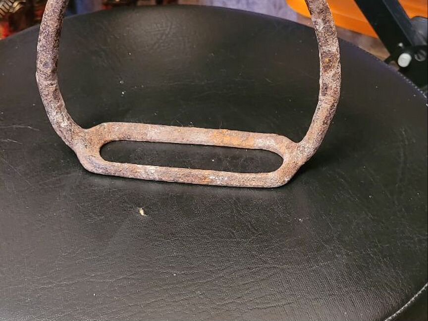 Стремя для лошади, уздечка