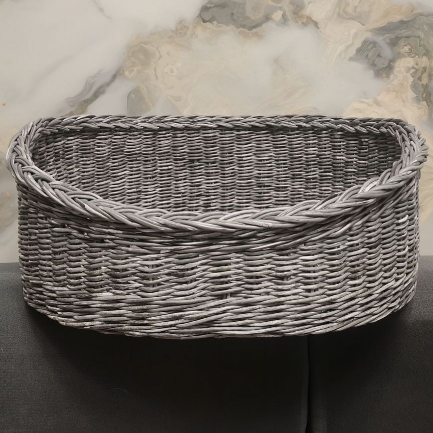 Лежанка для животных плетеная