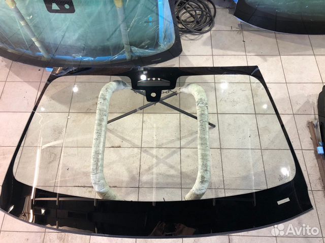 Новое лобовое стекло с проекцией купить в Москве REPLICA 51317440767 ...