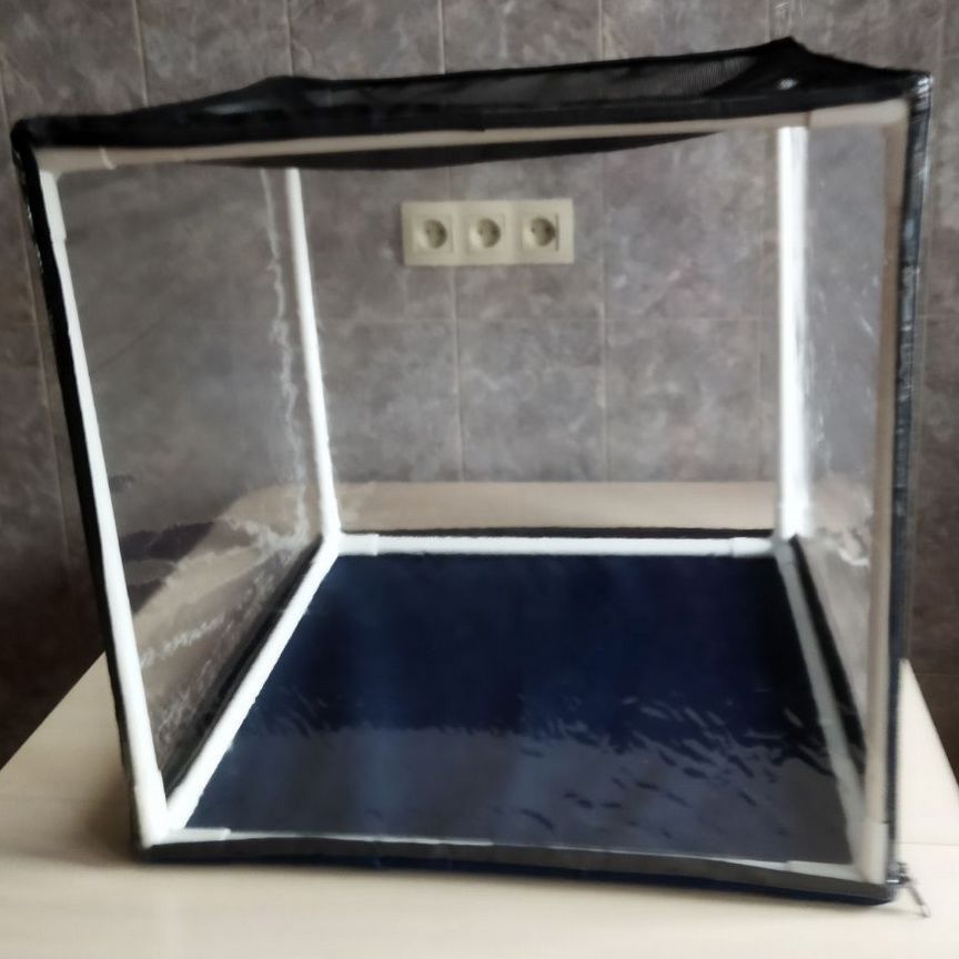 Выставочная палатка клетка