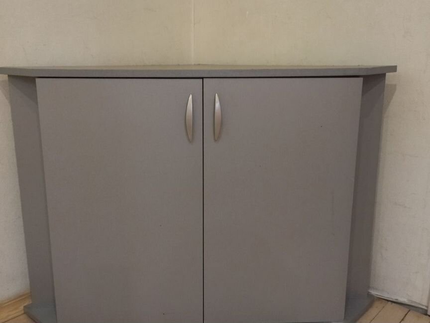 Угловая тумбочка под аквариум