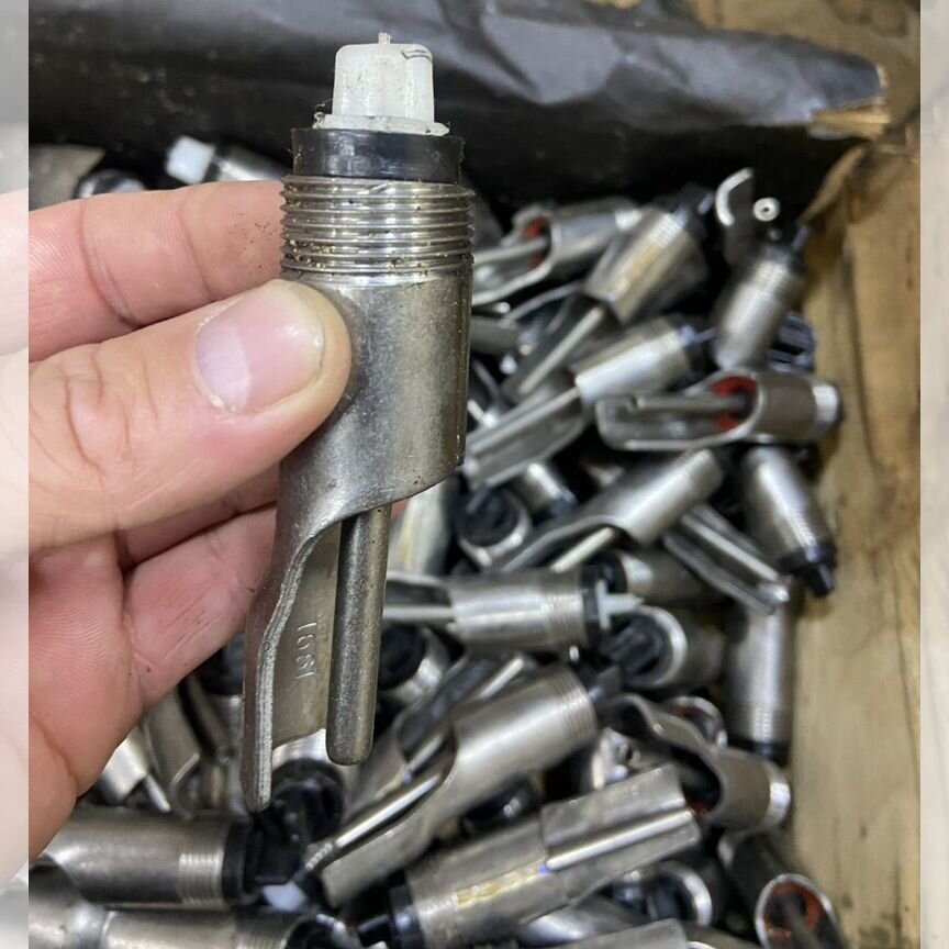 Ниппельные поилки для свиней и поросят пбп-1А