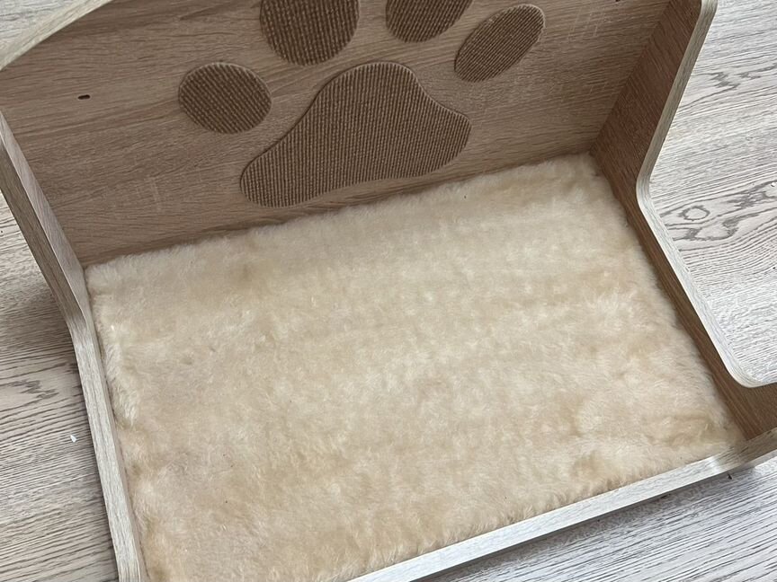 Настенная лежанка для кошек PetTails Скайпарк