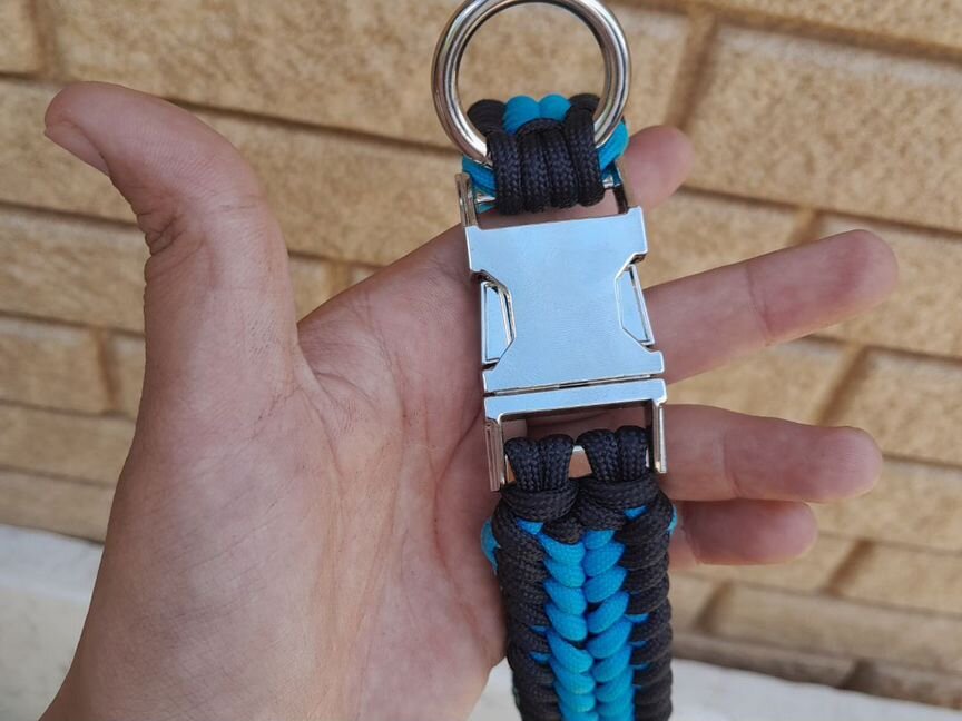 Ошейник из паракорда