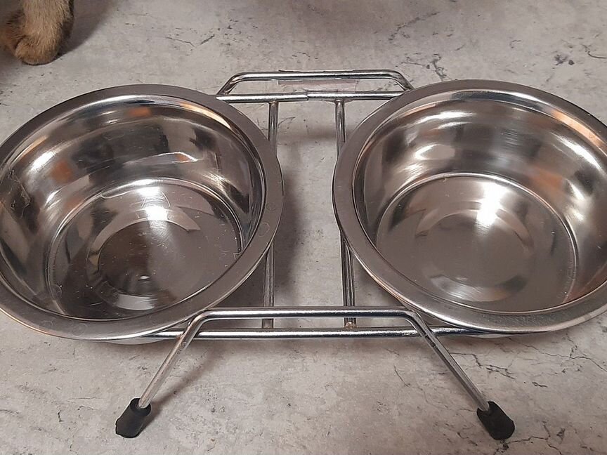 Миска для животных на подставке