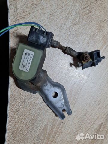 Датчик дорожного просвета с рычагом передний купить в Видном VAG ...