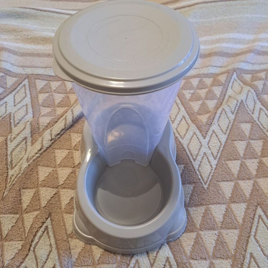 Поилка для кошек