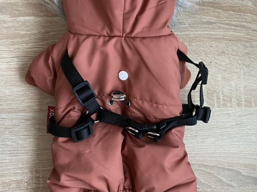 Комбинезон со шлейкой и капюшоном