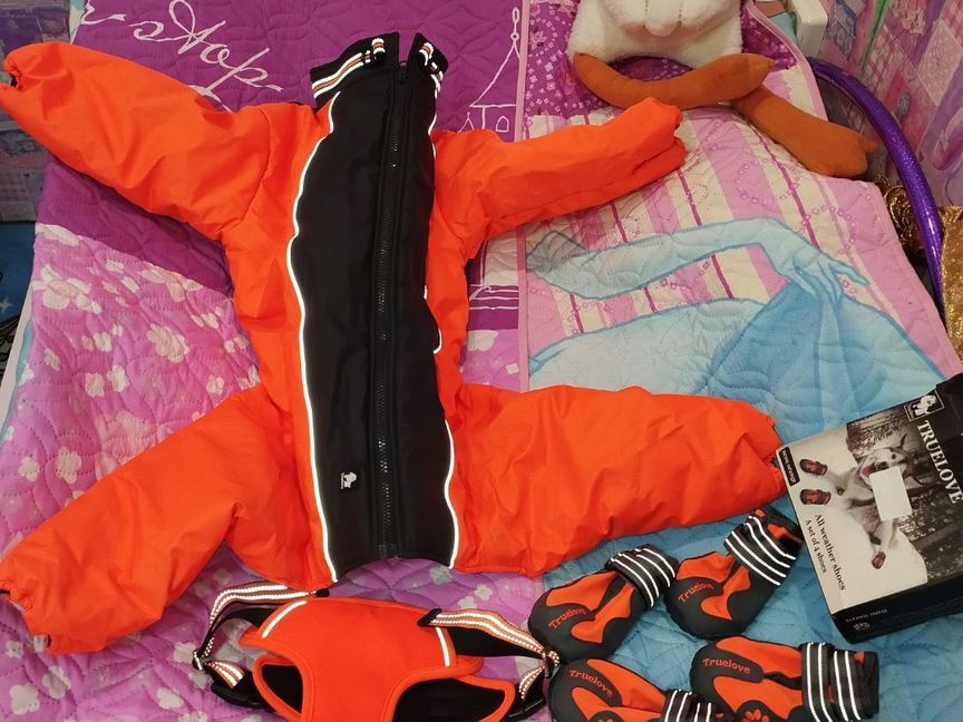 Комбинезон+сапожки + шлейка