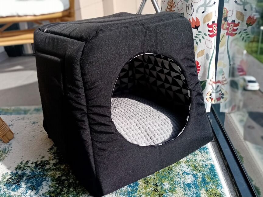 Домик для кошки IKEA Lurvig, черный/белый