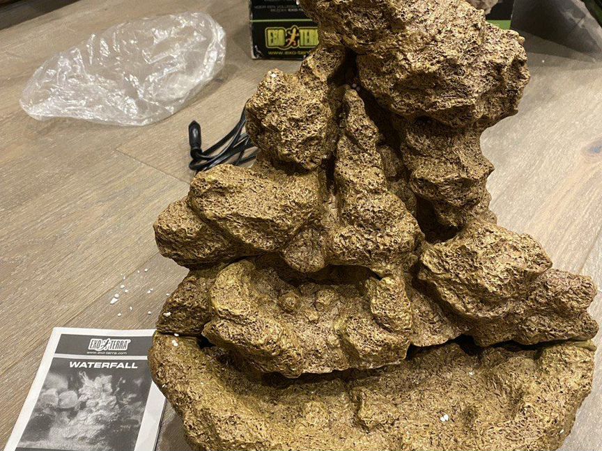 Водопад с помпой Exo-Terra Waterfall 29x29x30см