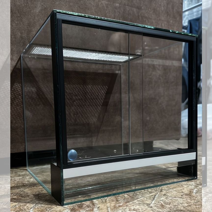 Террариум 30х30х30 укомплектованный