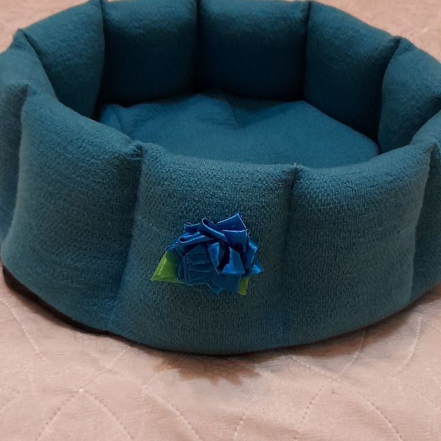 Лежанка для маленьких собак