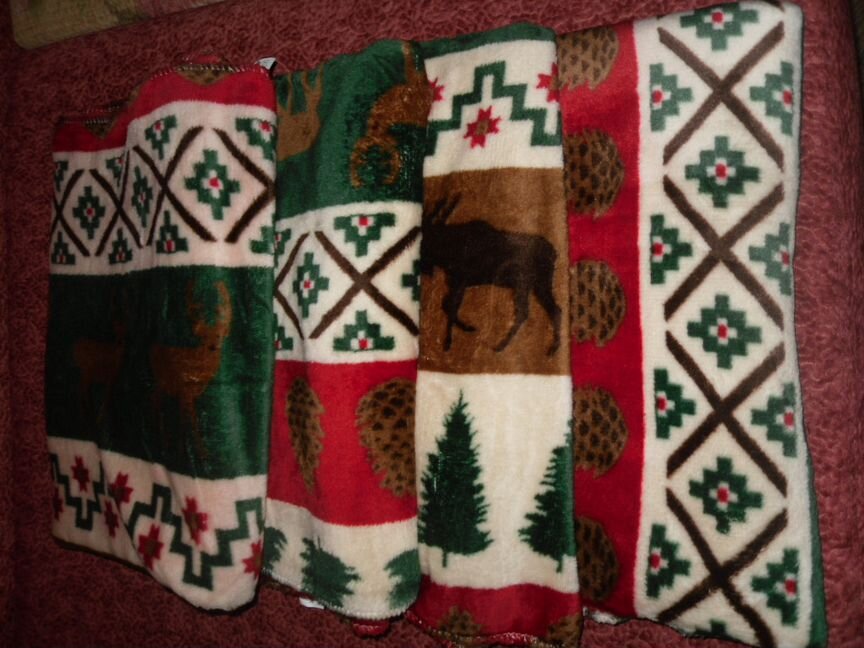 Плед - подстилка для животных. Игрушки