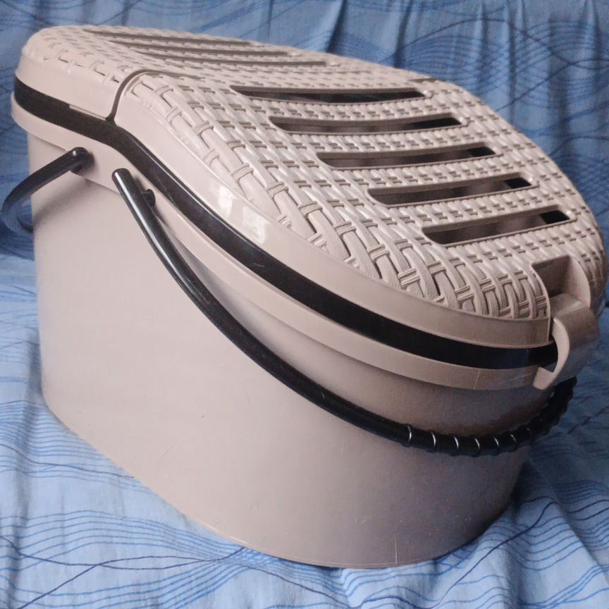 Переноска для животных пластиковая