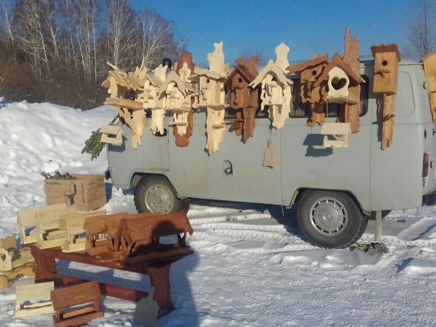 Скворечники, кормушки для птиц резные изделия