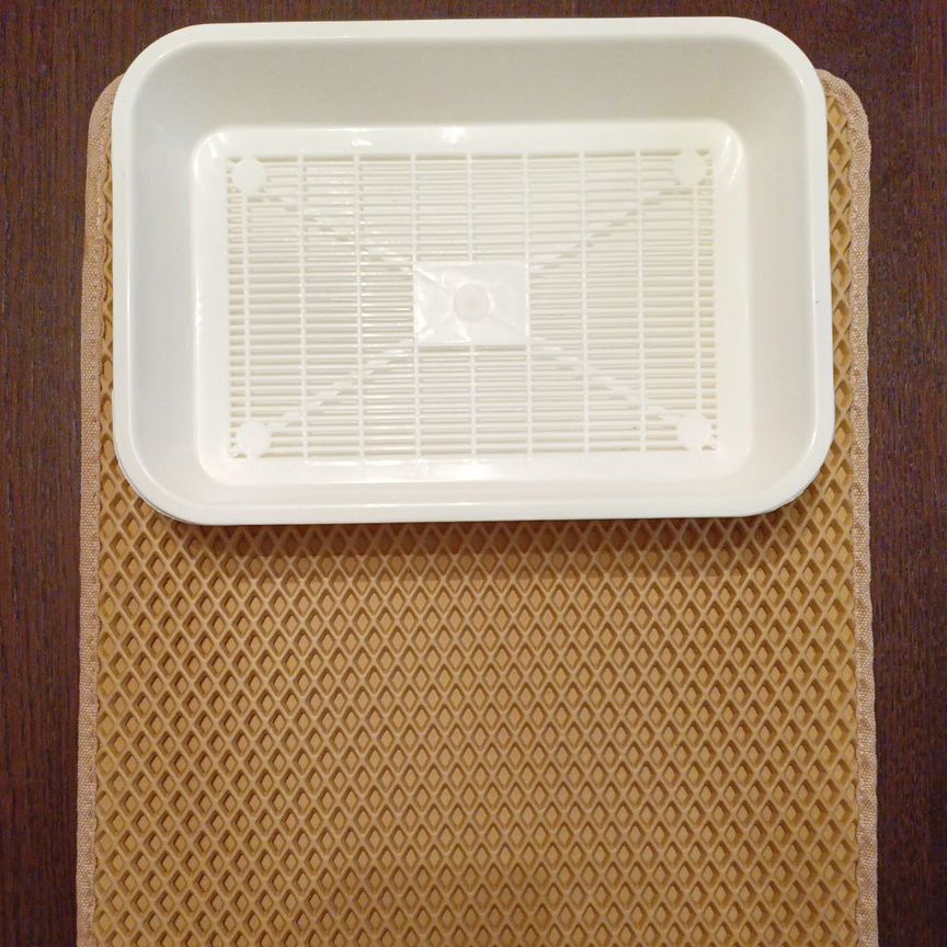 Лоток и коврик для котов