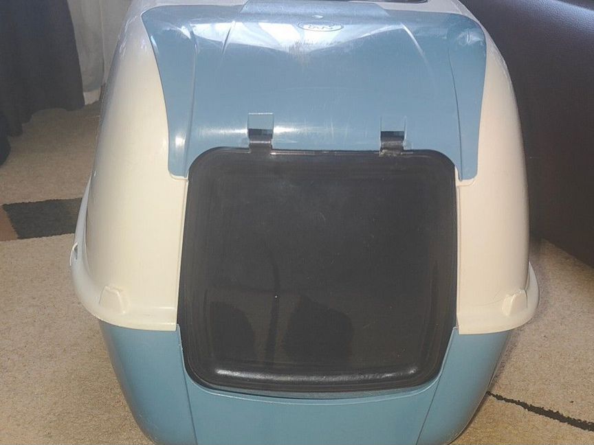 Закрытый туалет для кошек