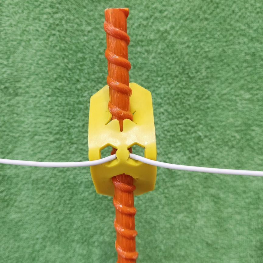 Упаковка изоляторов для электропастуха под арматур