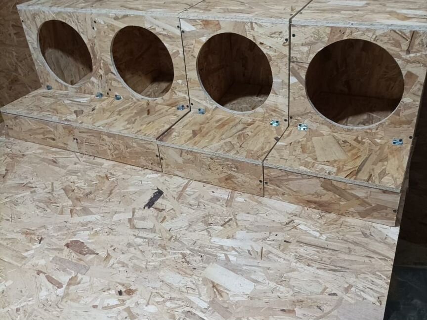 Гнездо для кур с яйцесборником