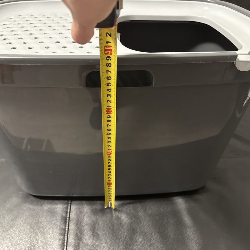 Закрытый лоток для кошек с верхним входом