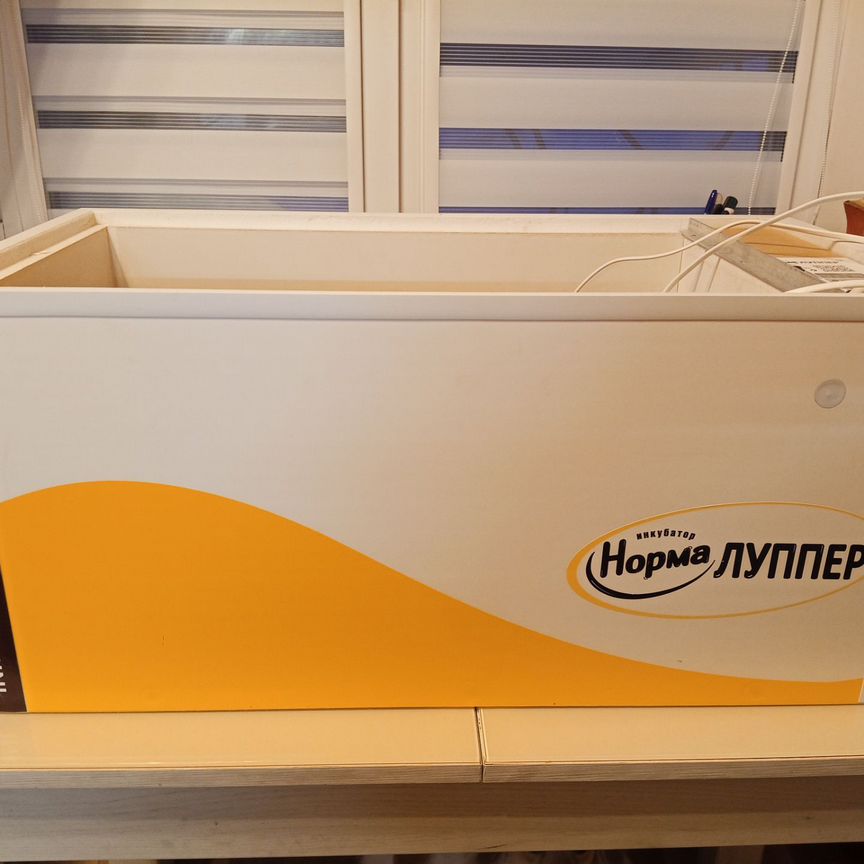 Инкубатор Блиц 72 бу